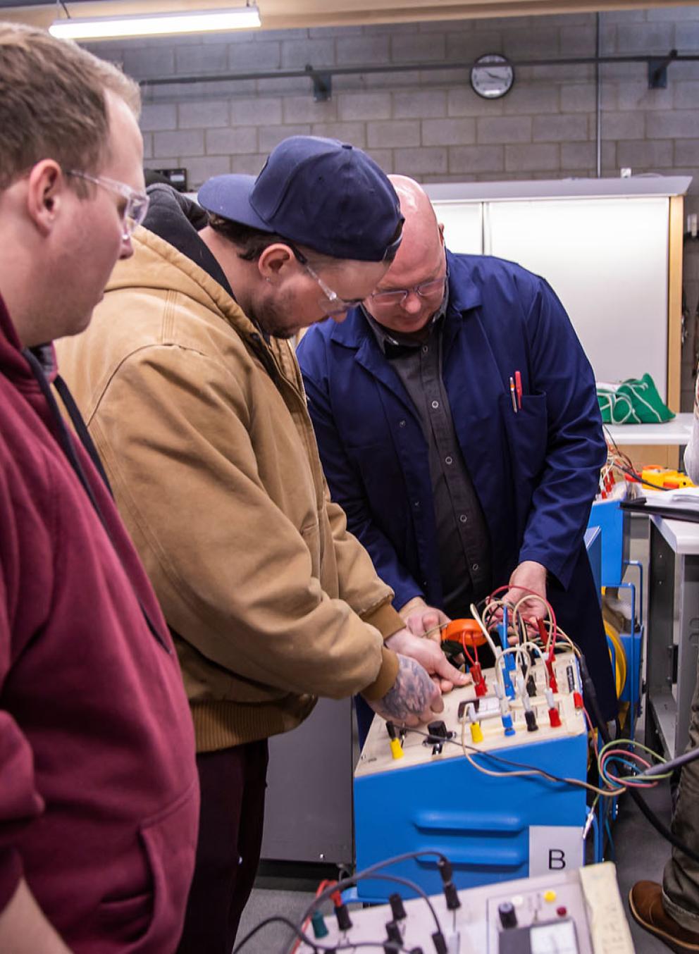 Electrician Apprenticeship | Northwestern Polytechnic